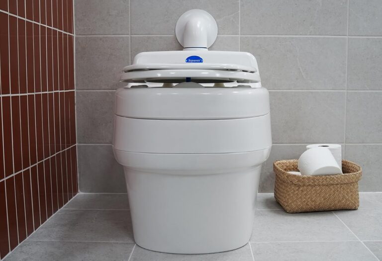 Best Composting Toilet for Off Grid Living – Sustainably Off-Grid