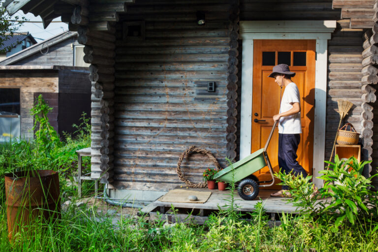 Living Off the Grid in Washington State (What to Know in 2025 ...